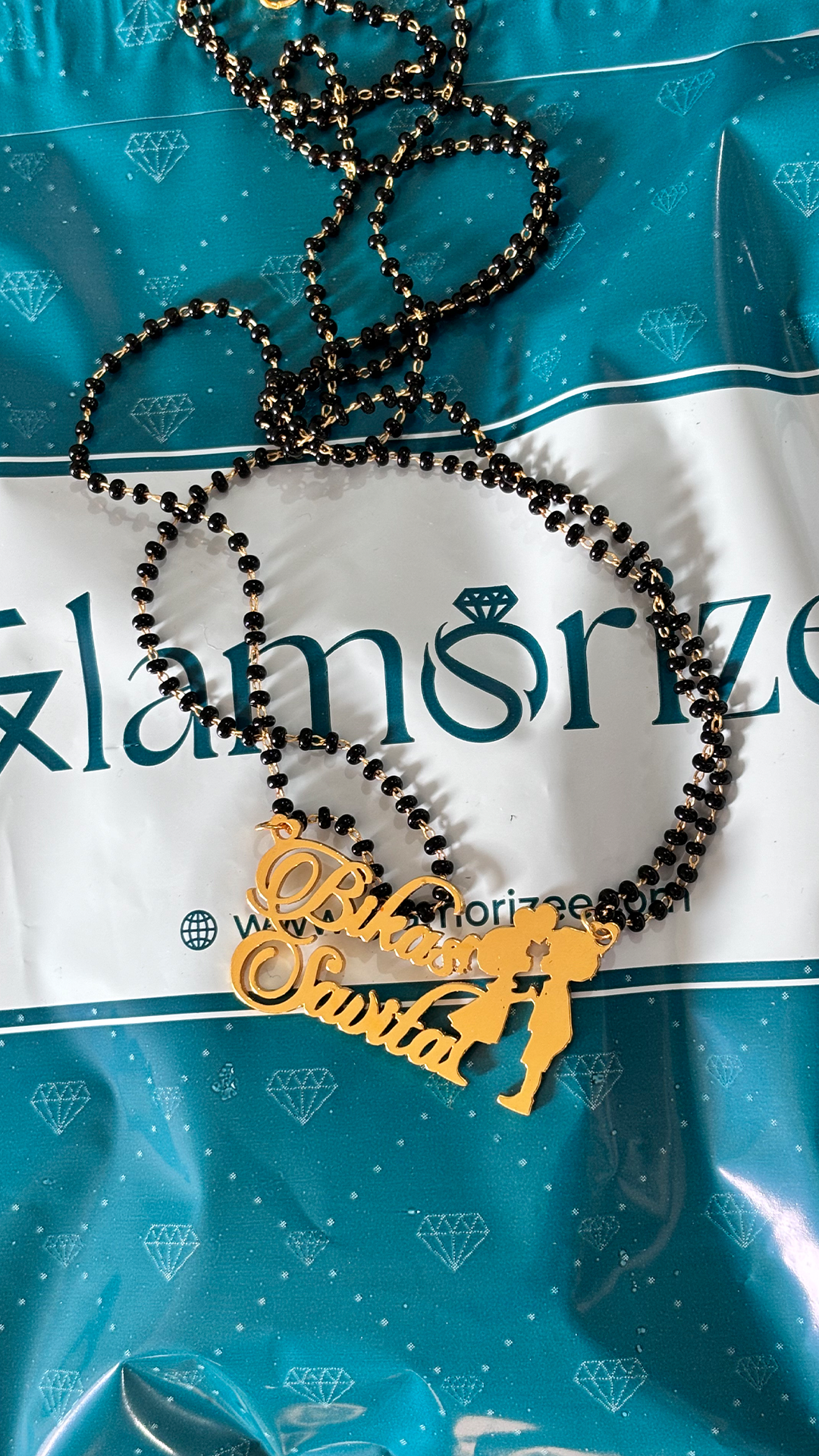 White Flower Name Necklace – Glamorizee