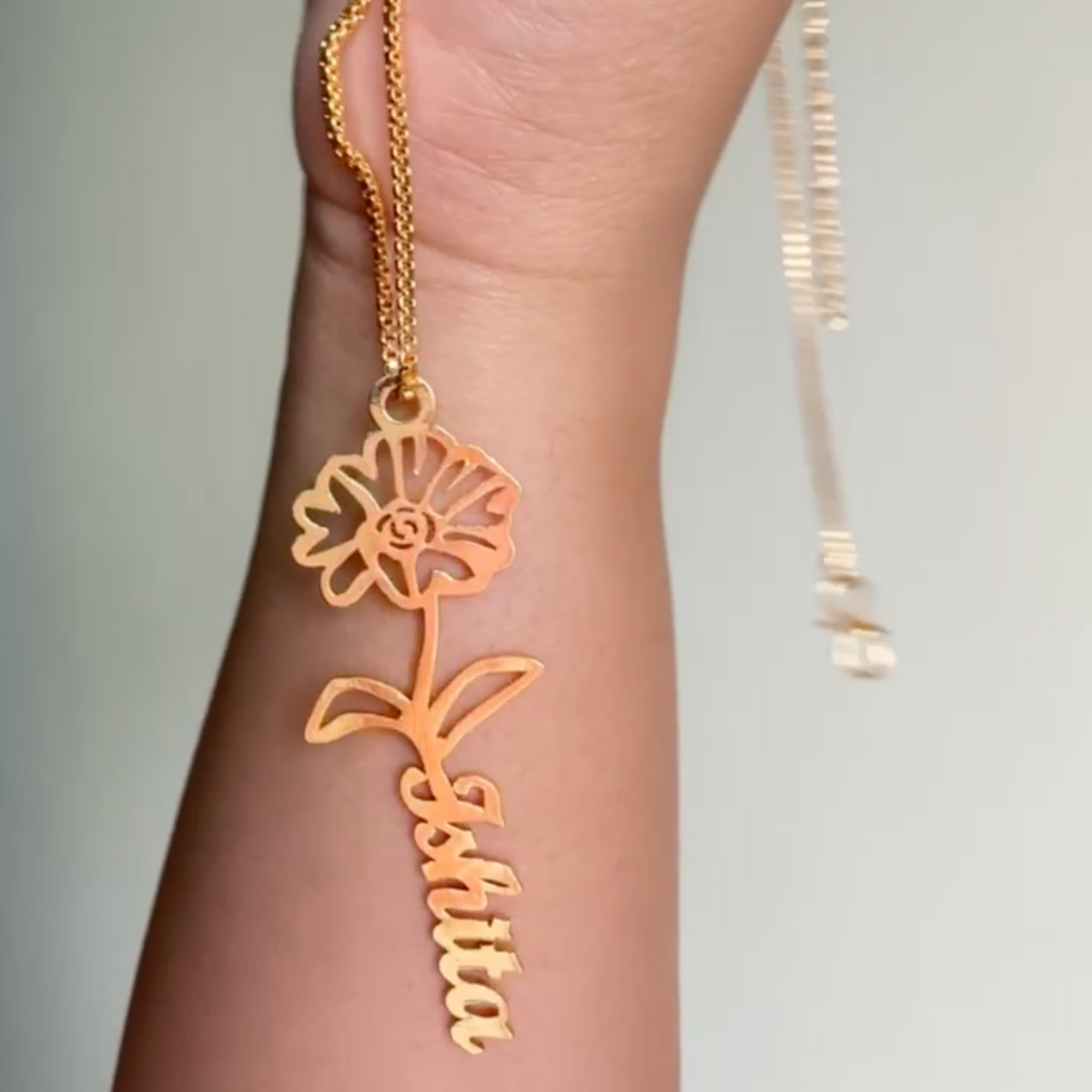 Floral Single Name Necklace – Glamorizee